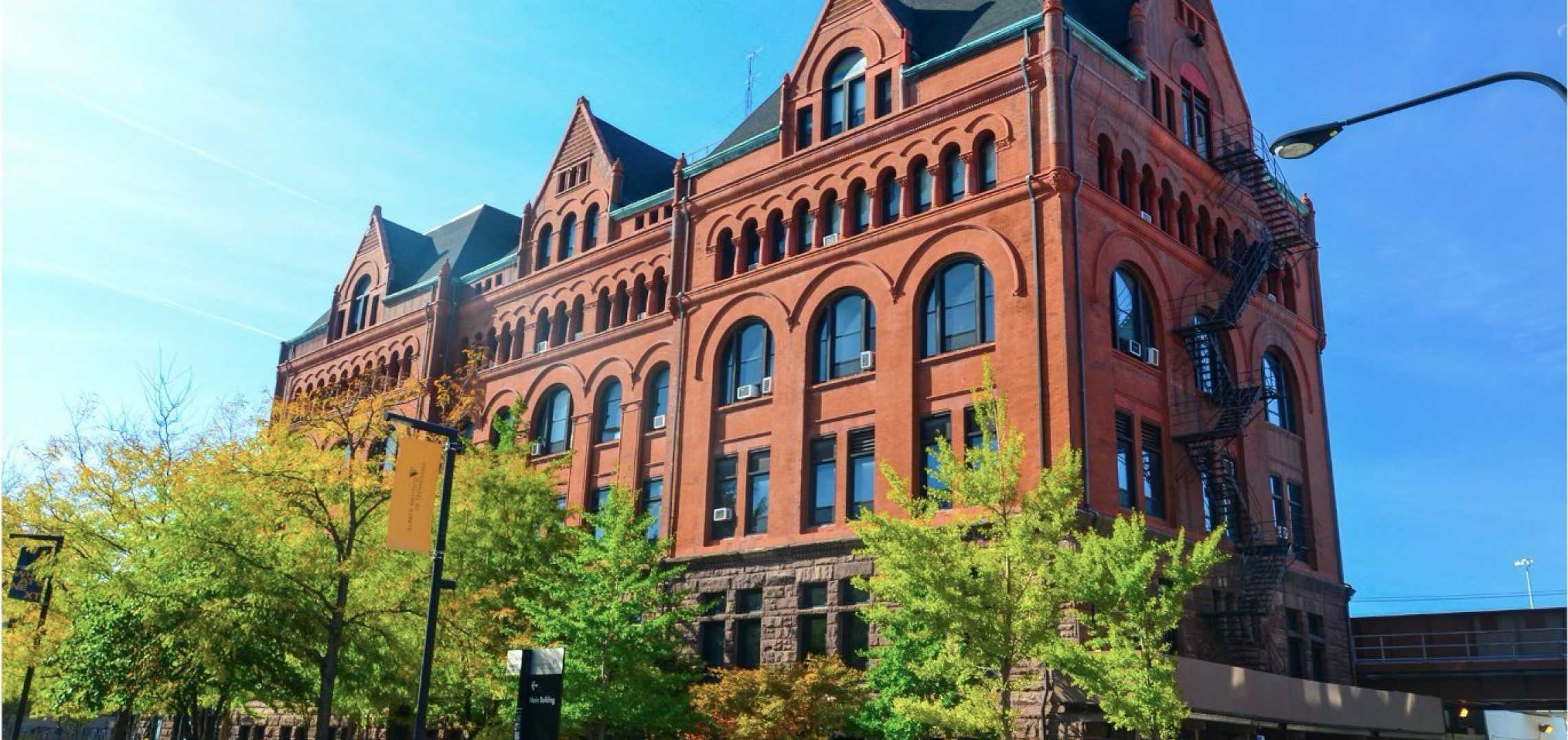 Plan to turn historic Armour Building into apartments gets city boost ...