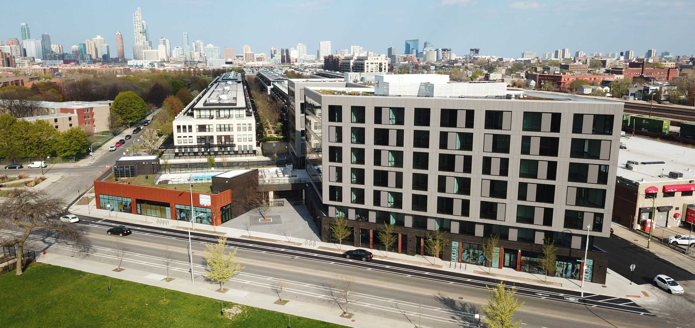 Developer Cedar St. delivers 202 apartments to Chicago's Near West Side ...