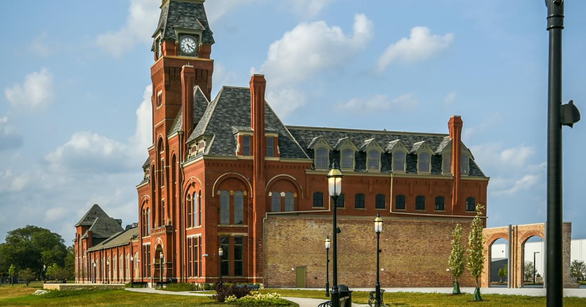Long-awaited Pullman National Monument celebrates grand opening ...