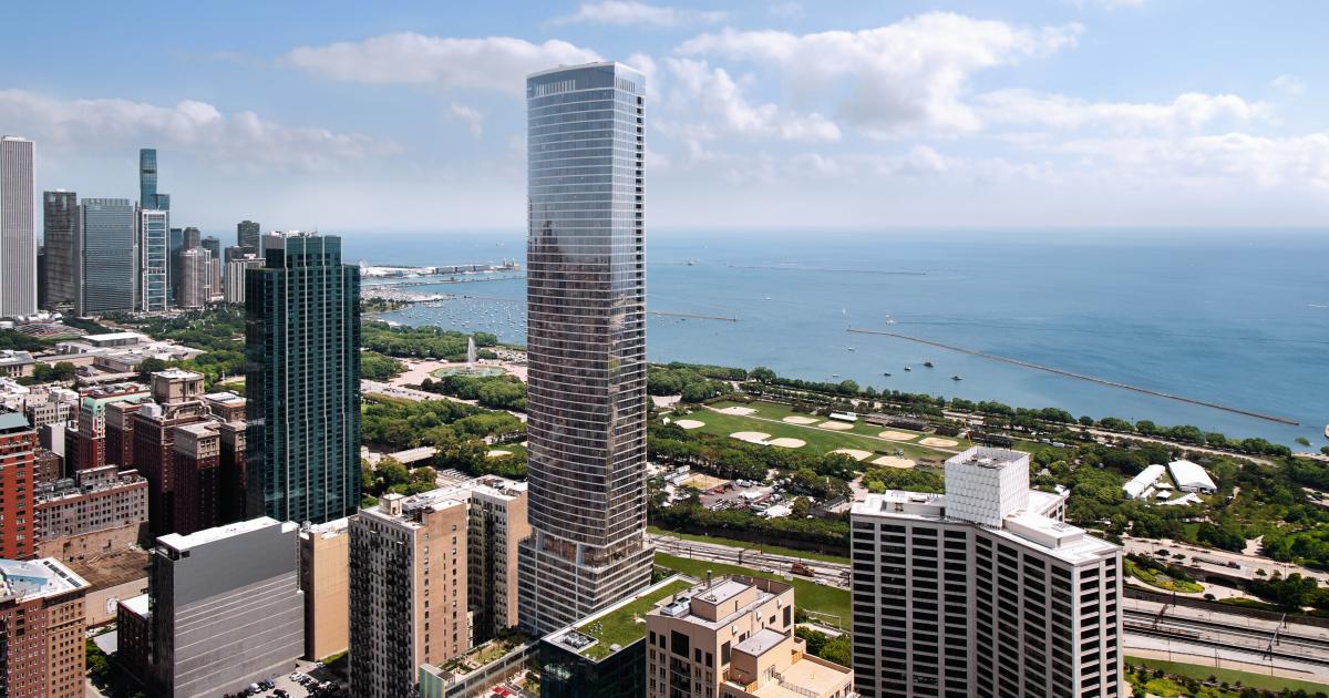 1000M launches marketing as tower nears topping out | Urbanize Chicago