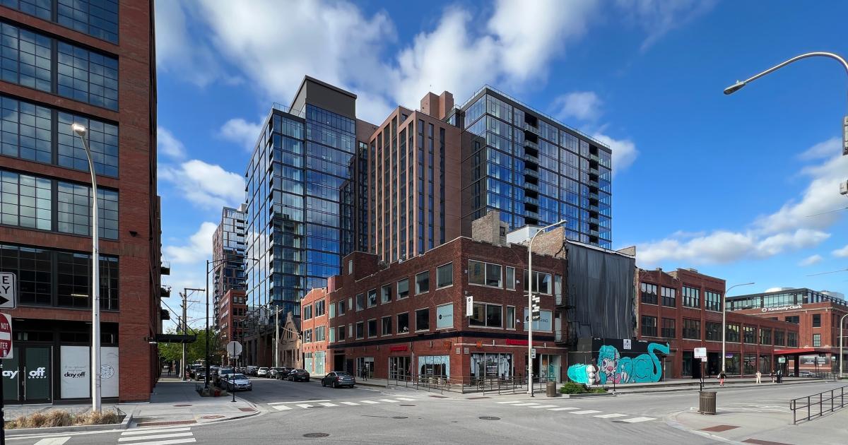 Arthur on Aberdeen opens to residents | Urbanize Chicago