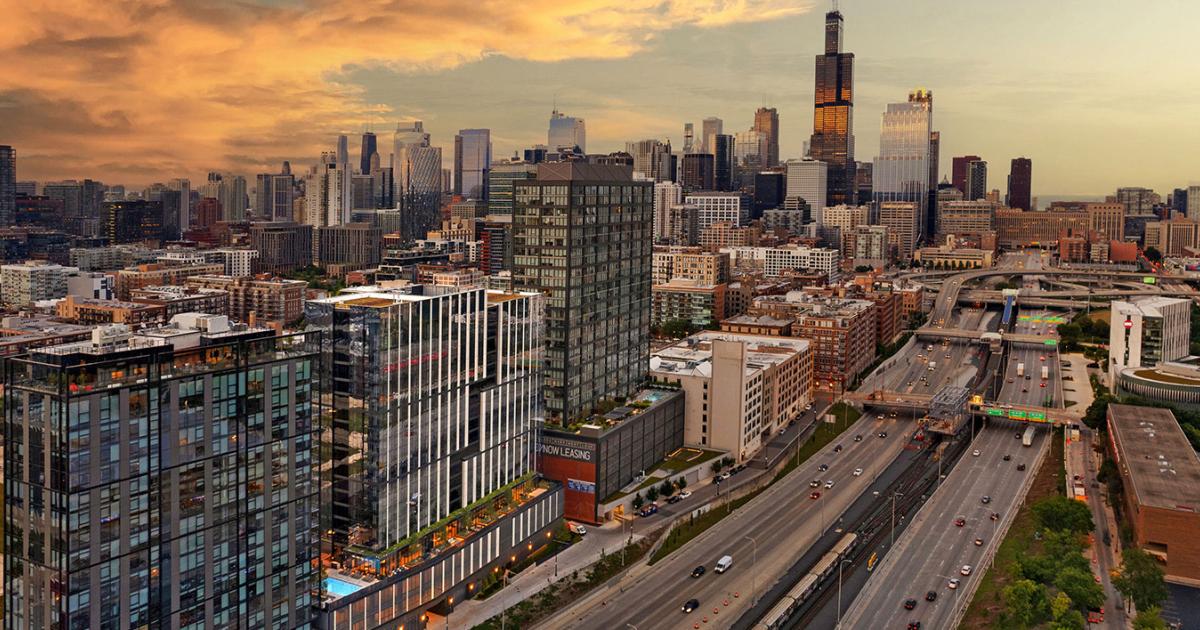 Pizzuti celebrates opening of Coppia | Urbanize Chicago