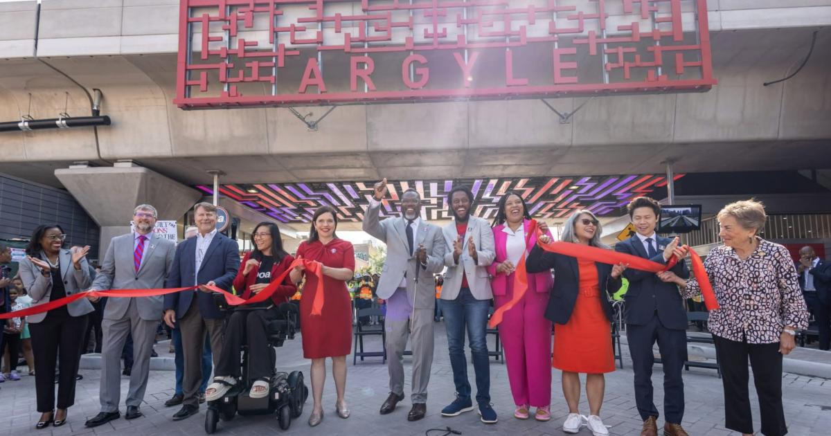 CTA celebrates grand opening of new North Side Red Line stations ...